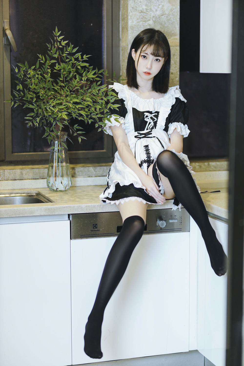 许岚LAN – 短裙女仆 [40P/713MB] – 雪花次元